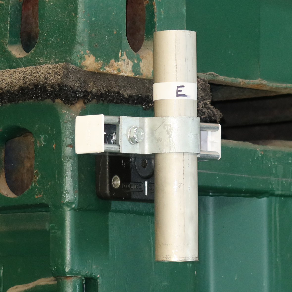 Shipping Container Utility Pole & Accessories | Domino Clamps